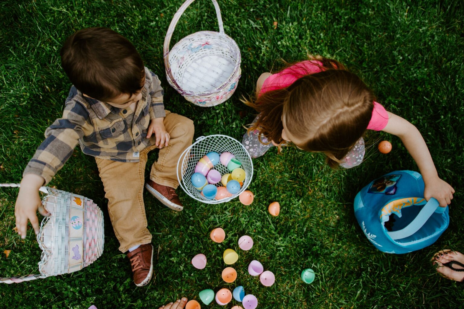 8 Easter Traditions Around the World | YouMap